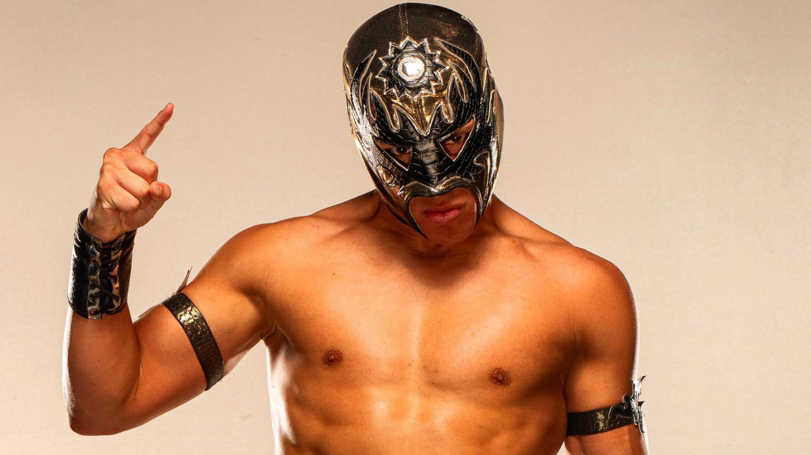 Former AEW star Fuego del Sol mask at GCW event leaves boots in the ring